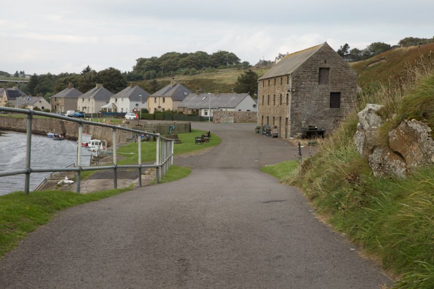 Snail Spaces: Dunbeath Harbour – Deux Escargots